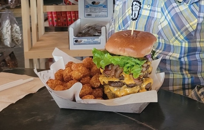 Captain's Corner's "Bigfoot" Burger Challenge in Smithville, Missouri ...